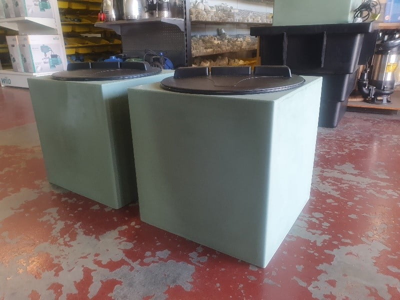 Above Ground 90 litre tank – Pumps and Pipes